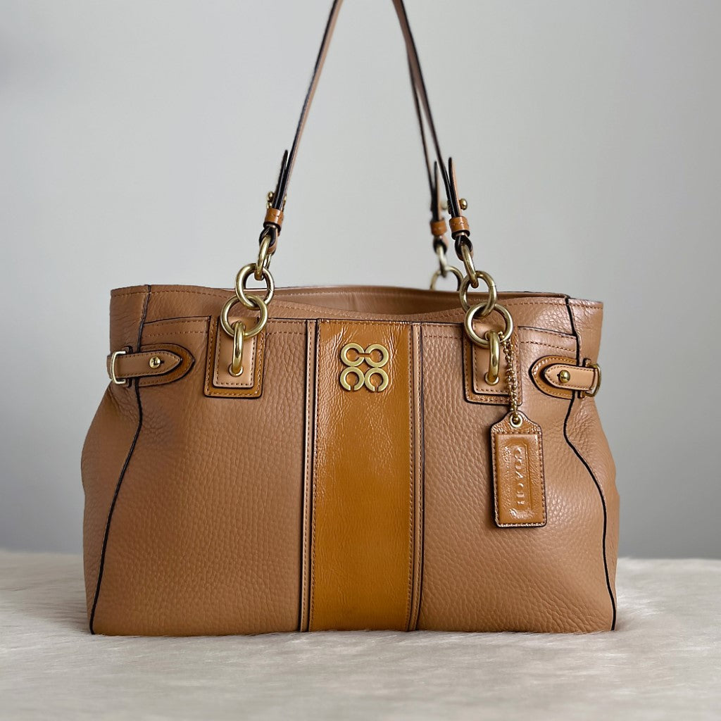 Coach Two Tone Leather Triple Compartment Chain Detail Shoulder Bag